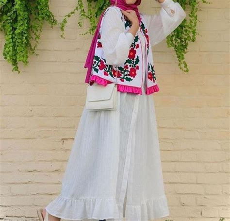 مدل مانتو دخترانه شیک و باکلاس ساده برای عید 1402 کوتاه و بلند