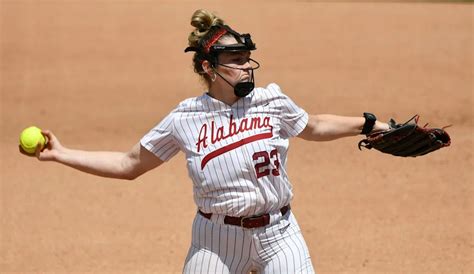 Meet Jocelyn Briski The Alabama Softball Powerhouse Pitcher Yahoo Sports