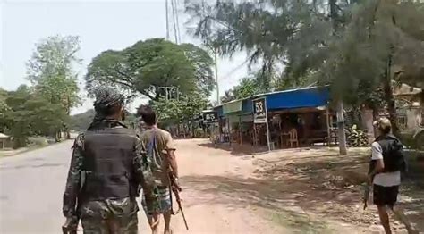 မင်းလှတွင် ခလရ ၁ မှ စစ်ကောင်စီတပ်သားများနှင့် ပျူစောထီးအဖွဲ့ဝင်များ