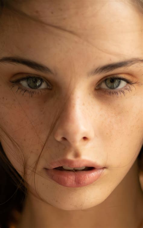 Download Wallpaper Girl Model Lips Face Look Meika Woollard