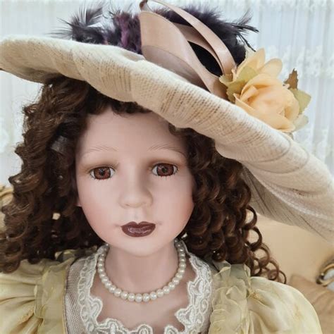 خرید و قیمت عروسک پرنسس سرامیکی موزیکال انگلیسی کد 183 از غرفه آنتیک