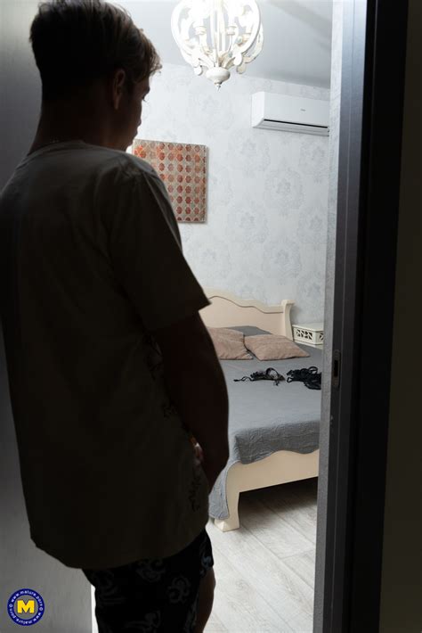 Sexy Milf Domme Alika Alba Face Sits Her Cuffed Sex Slave And Rides His Dick