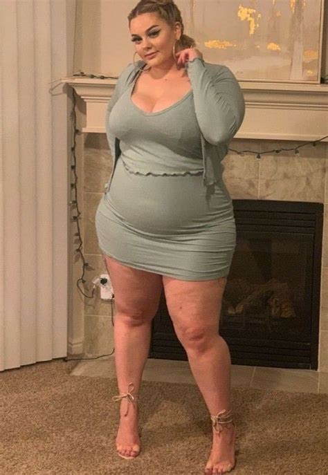 Pin By Dennis Neylon On Beautiful Curvy Women Curvy Women Fashion Curvy Women Outfits Curvy