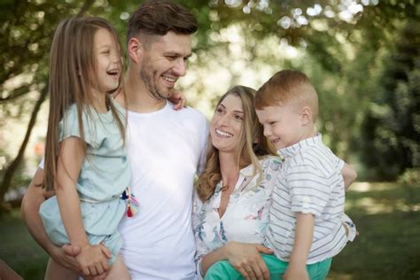 Glückliche Familie Bilder Kostenloser Download Auf Freepik