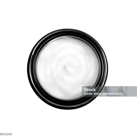 배경에 고립 된 흰색 얼굴 크림이있는 흰색 항아리를 엽니 다 화장품 보습 제품 상단보기 평평한 누워 0명에 대한 스톡 사진 및 기타 이미지 Istock