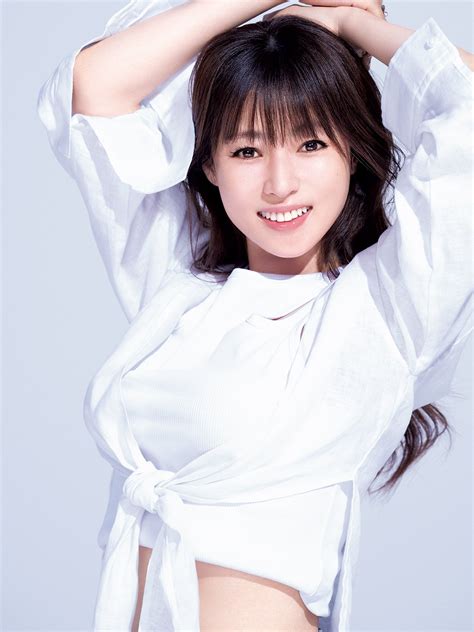 深田恭子さんの美脚の秘密は日々のちょっとした積み重ね。実践していることは？｜『美的』8月号スペシャルインタビュー 美的 Com