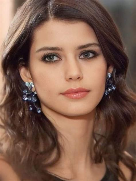 Brown Eyed Women Most Beautiful Brown Eyes Brown Eyed Actresses