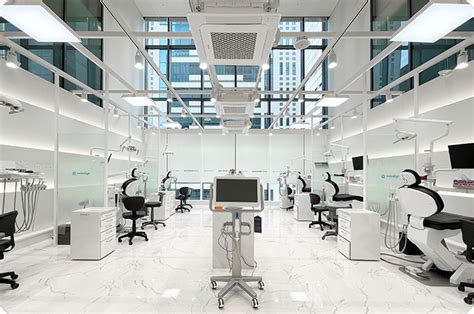 강남역 화이트드림치과 강남치과 강남임플란트 치아교정치과