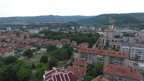 Ексклузивно в Bulnews Запалената кола в Мездра е на общински шеф