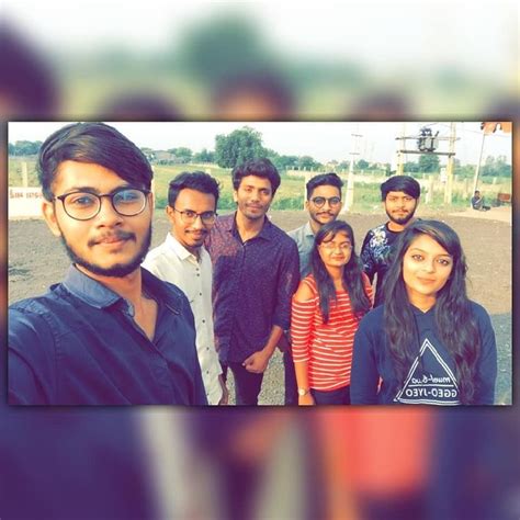 With Buddies You Are Never Gets Boring 🕺 💐 Couple Photos Photo