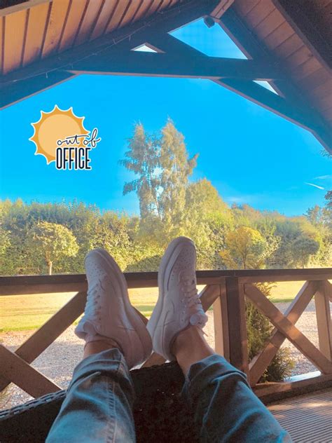 Ellie Thompson Feet