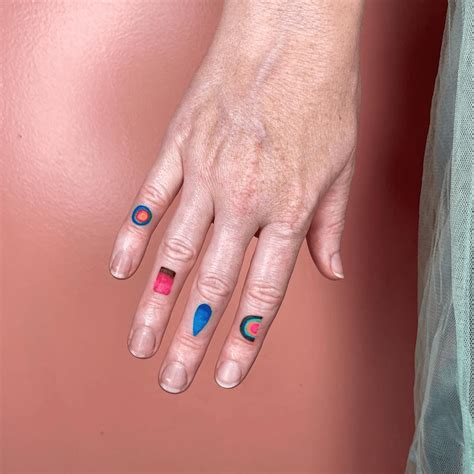 34 Finger Tattoo Design Ideas From Minimalist To Maximalist