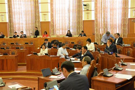 Замын хөдөлгөөний аюулгүй байдлын тухай хуулийг баталлаа