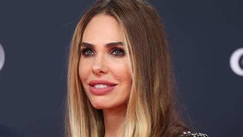 Ilary Blasi In Topless Sui Social Saluta L Estate Goodbye Summer La Repubblica