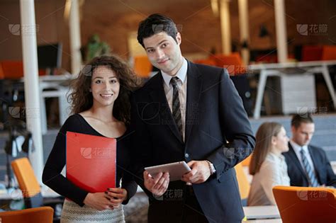 商务 会议 计算机 商务关系 技术 女人 商业金融和工业 2015年 使用手提电脑 人