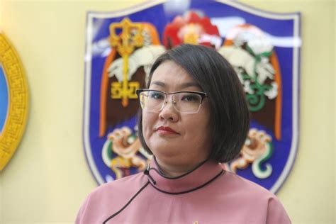 Сахил хүртээд шал дордуулах вий