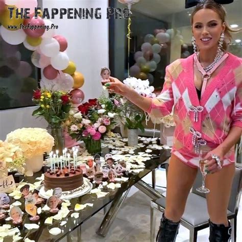 Kate Beckinsale With Dildo At Her 50th Birthday 19 Photos S