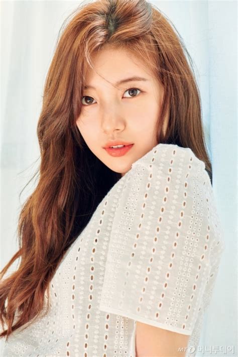 수지 화보 속 촉촉한 눈망울청초한 분위기 물씬 스타일m