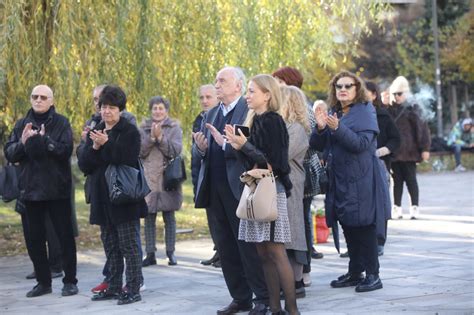 Последно сбогом с Анахид Тачева Фото галерии Vesti Bg