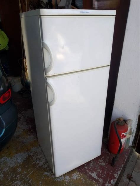 Deli Za Hladilnik Z Zamrzovalnikom Electrolux