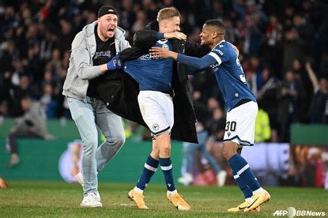 세계가 놀랐다 120년 만의 새역사 3부리그 4위 1부 무패 챔피언 격파→결승 진출 원래 술 안 먹는데 밤새 즐기겠다 감격