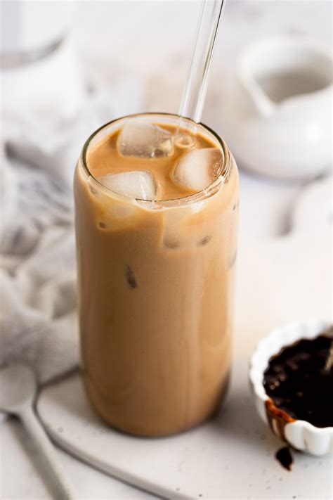 5 Minute Iced Mocha Latte