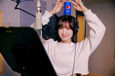 Pin By Helô On Arin Pics Arin Oh My Girl My Girl Korean Birthday