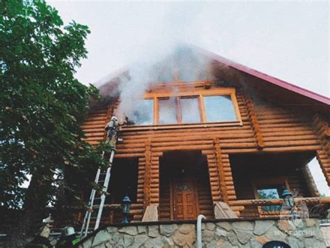 Огнеборцы тушат двухэтажный дом на 1 й Булатовской в Иванове Новости города Иваново и