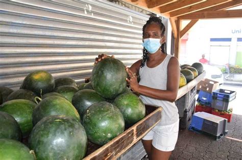 20 Tonnes De Pastèques Proposées à La Vente