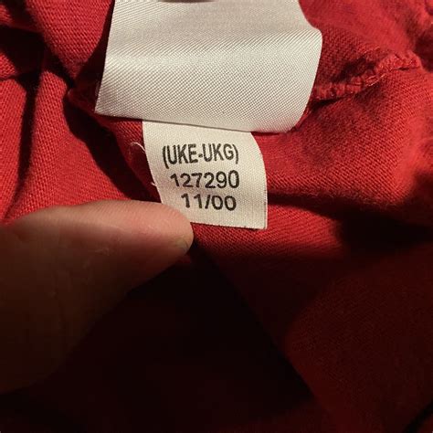 Vintage Tommy Hilfiger Cursive Spell Out Red Short Sl… Gem