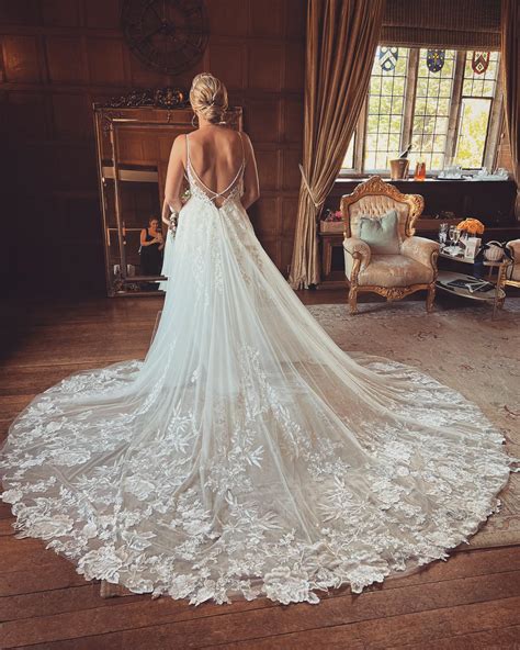 ️c L A I R E ️ Massive Doll Creative Hair And Makeup