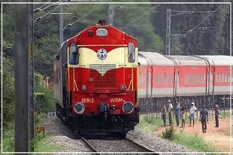 Indian Railways বলুন তো ট্রেনের সবচেয়ে নিরাপদ বগি কোনটি সেফ সিট নম্বরই বা কত টিকিট কাটার আগে