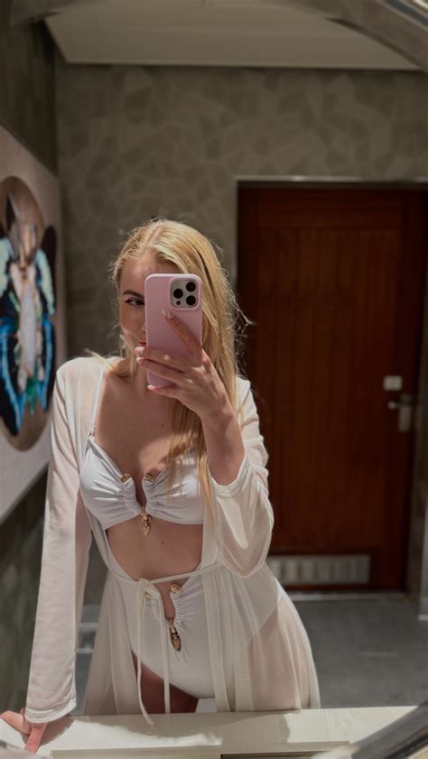 julia stack iamjuliastack instagram photos and videos