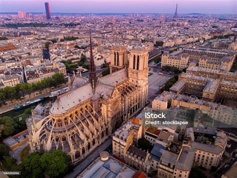 Vista Aérea De La Catedral De Notre Dame En París Francia Foto De Stock