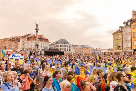 Допомагати Україні з Польщі • Ukraїner