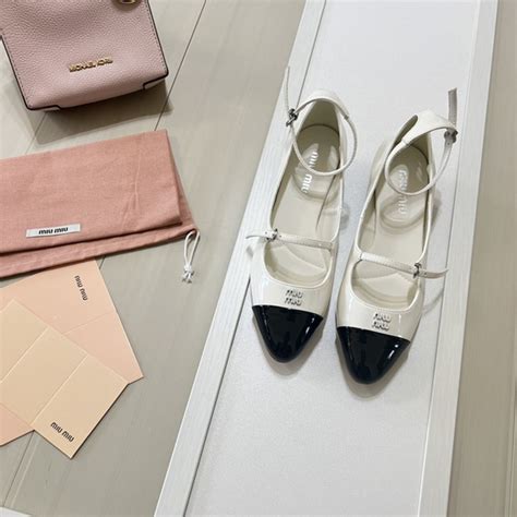 Туфли Miu Miu купить с доставкой по выгодным ценам в интернет магазине Ozon 1595070286