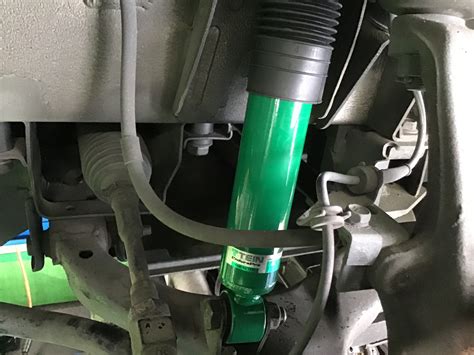 日産 キャラバン E25 のショックアブソーバー交換と4輪アライメント 店舗おススメ情報 タイヤ館 枚方大阪府