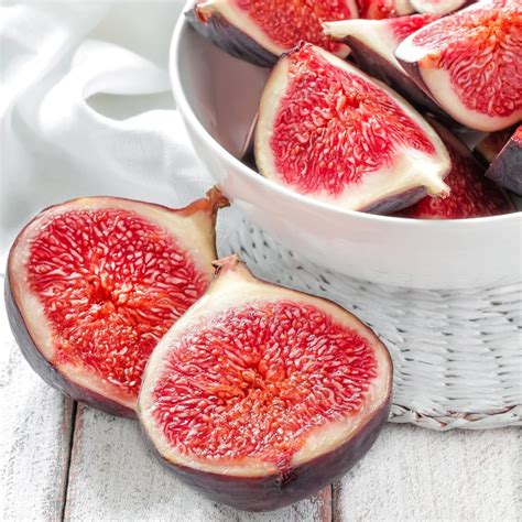 Drying Figs How To Dry Figs 5 Ways Moon And Spoon And Yum