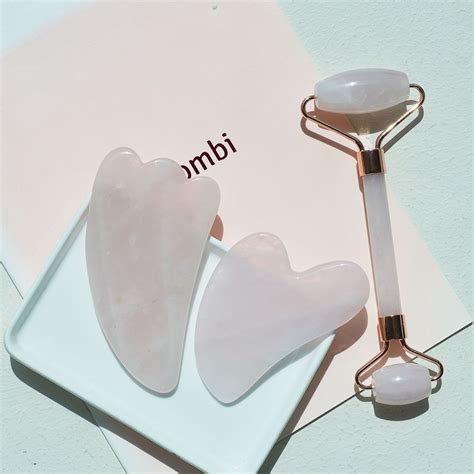 천연 로즈쿼츠 괄사 페이스 롤러 얼굴 승모근괄사 에이블리