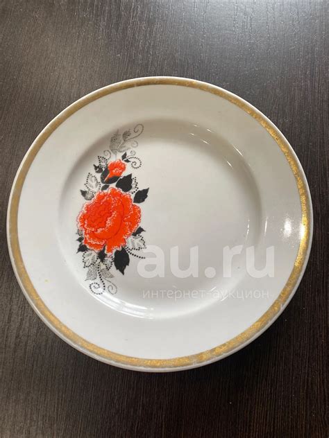 Тарелка — купить в Красноярске Состояние Б у Тарелки блюда салатники на интернет аукционе