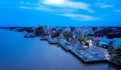 ရေတပ်အတွင်းမှ သေနတ်ပစ်ခတ်သံများကြောင့် ပုသိမ်မြို့တွင် ရုတ်ရုတ်သည်းသည်းဖြစ် Ayeyarwaddy Times