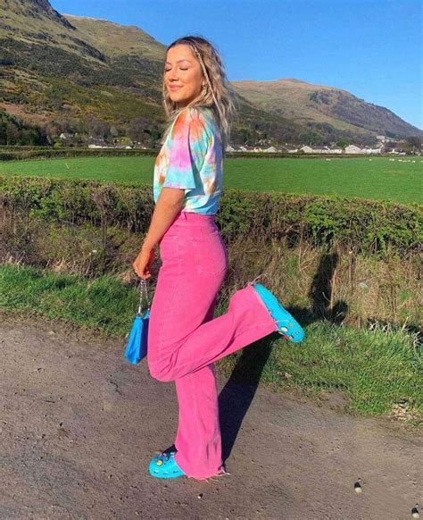 Best Colors For Crocs Crocs Outfit Ideas