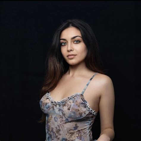 Zara Dar Age Height Net Worth Boyfriend Bio Facts Wiki