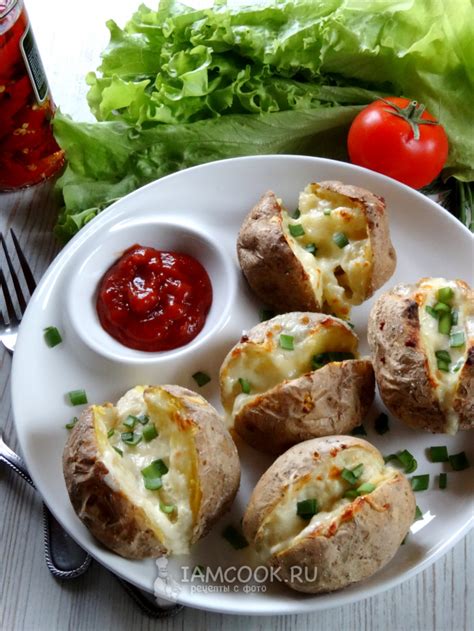 Картошка в мундире с сыром в духовке — рецепт с фото пошагово