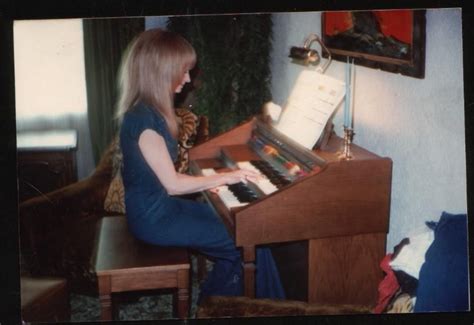 Ruby Space Triangles Bulbhead