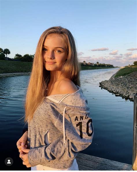 Kacy And Jacy Famous Celebrities Pretty And Cute Hollywood Actresses