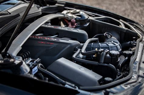 The Chevy Ls427570 Crate Engine Trumps The Ls7 In The Camaro Z28 Vette Z06 Autoevolution