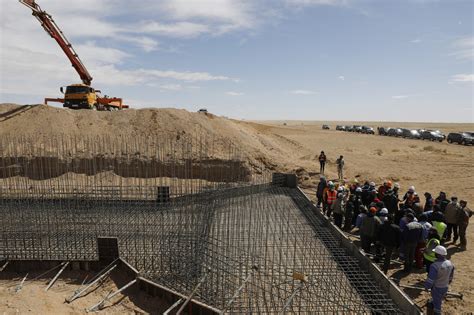 Ерөнхийлөгч төмөр замын бүтээн байгуулалтын ажилтай танилцлаа