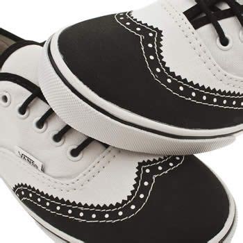 Diy Fashion Diy Idea Paint Your Brogues Diy Shoes Diy Sneakers Diy Fashion Shoes