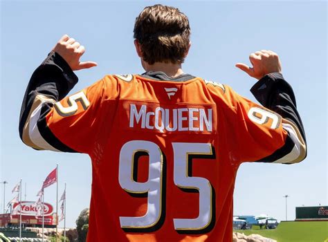 Roger Mcqueen To Wear Lightning Mcqueens No 95 With Ducks